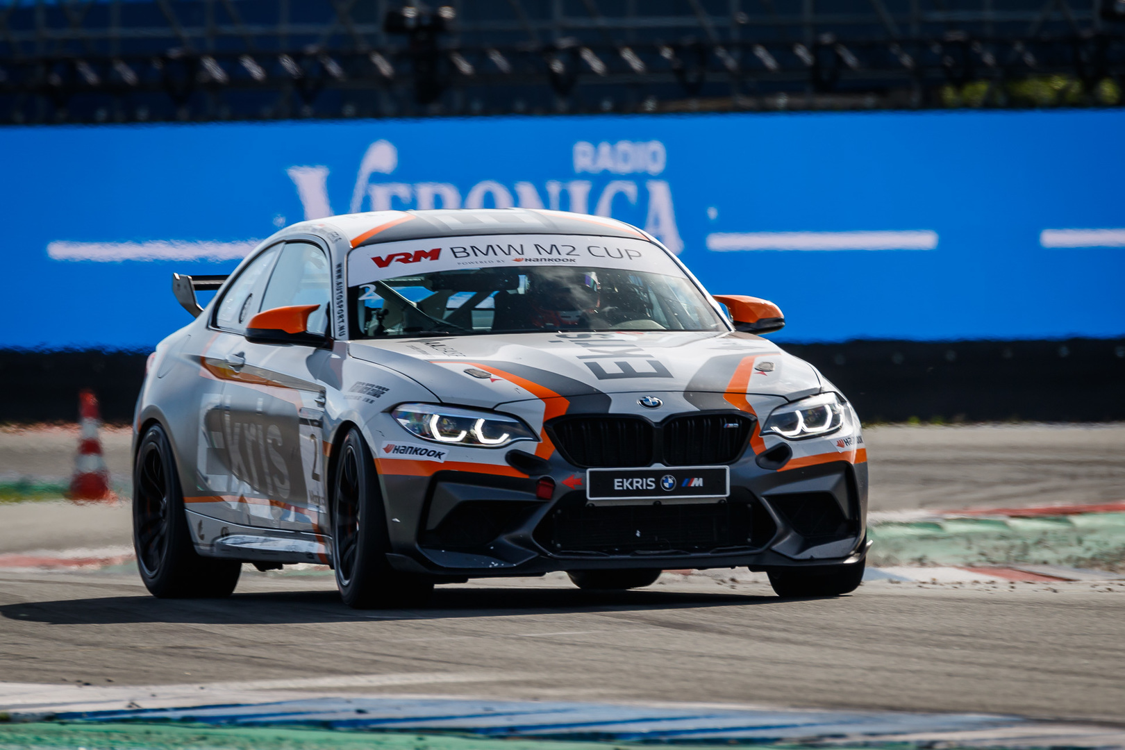 Spanning in VRM BMW M2 Cup stijgt tijdens het Spa Racing Festival - BMW ...