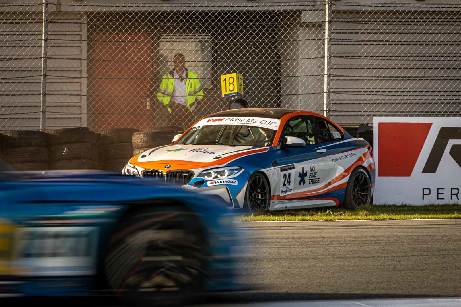 Maxime Oosten pakt overtuigend zijn eerste VRM BMW M2 Cup zege - BMW M2 ...