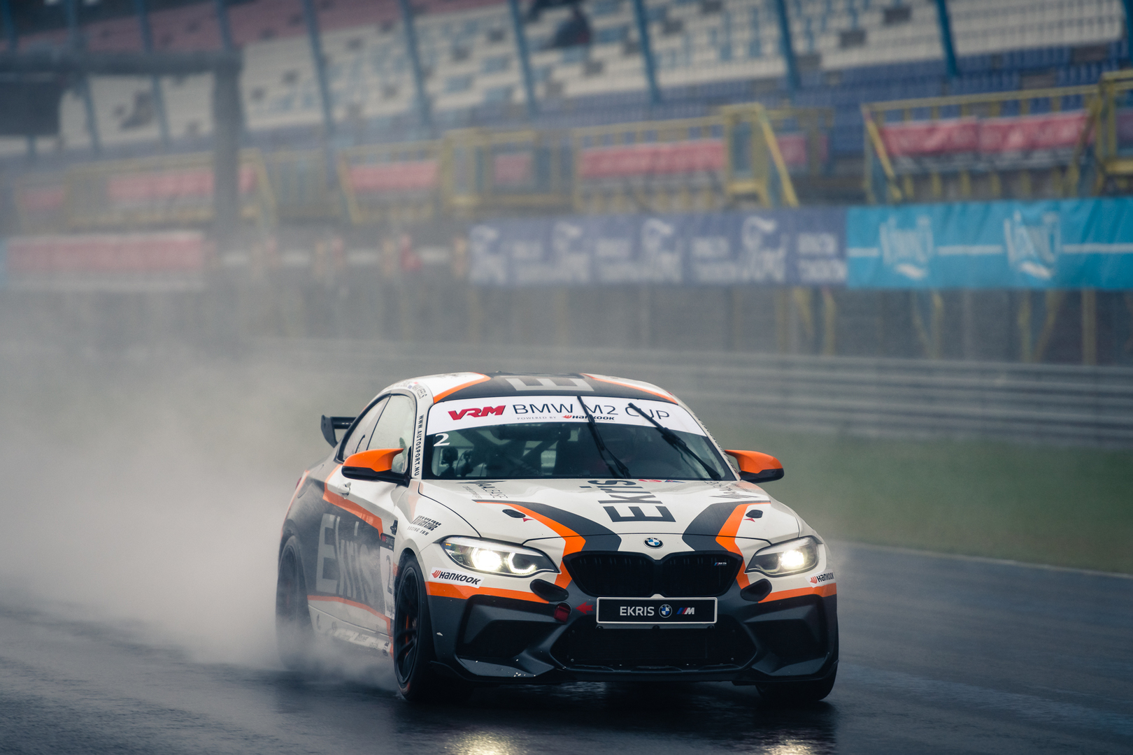 Veels en Van der Ende kennen veel strijd in de VRM BMW M2 Cup - BMW M2 ...
