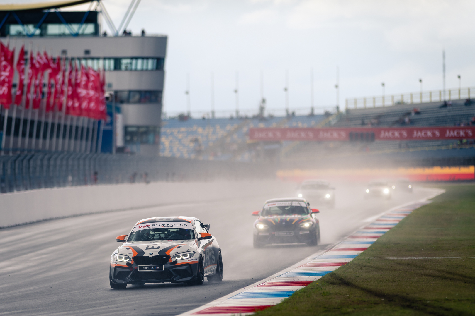 Veels en Van der Ende kennen veel strijd in de VRM BMW M2 Cup - BMW M2 ...