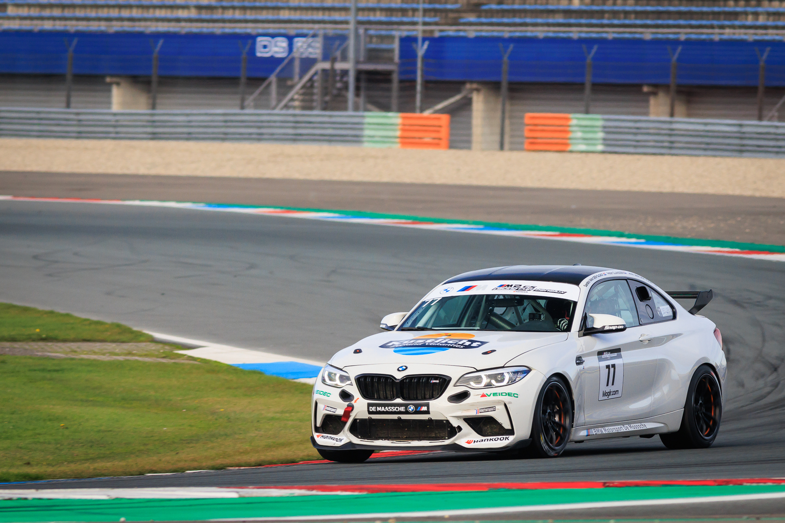 Tien op een rij voor kampioen Maxime Oosten - BMW M2 CS Racing Cup Benelux