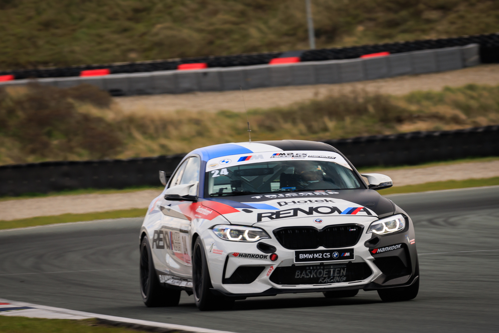 Senna van Soelen pakt eerste pole van het seizoen - BMW M2 CS Racing ...