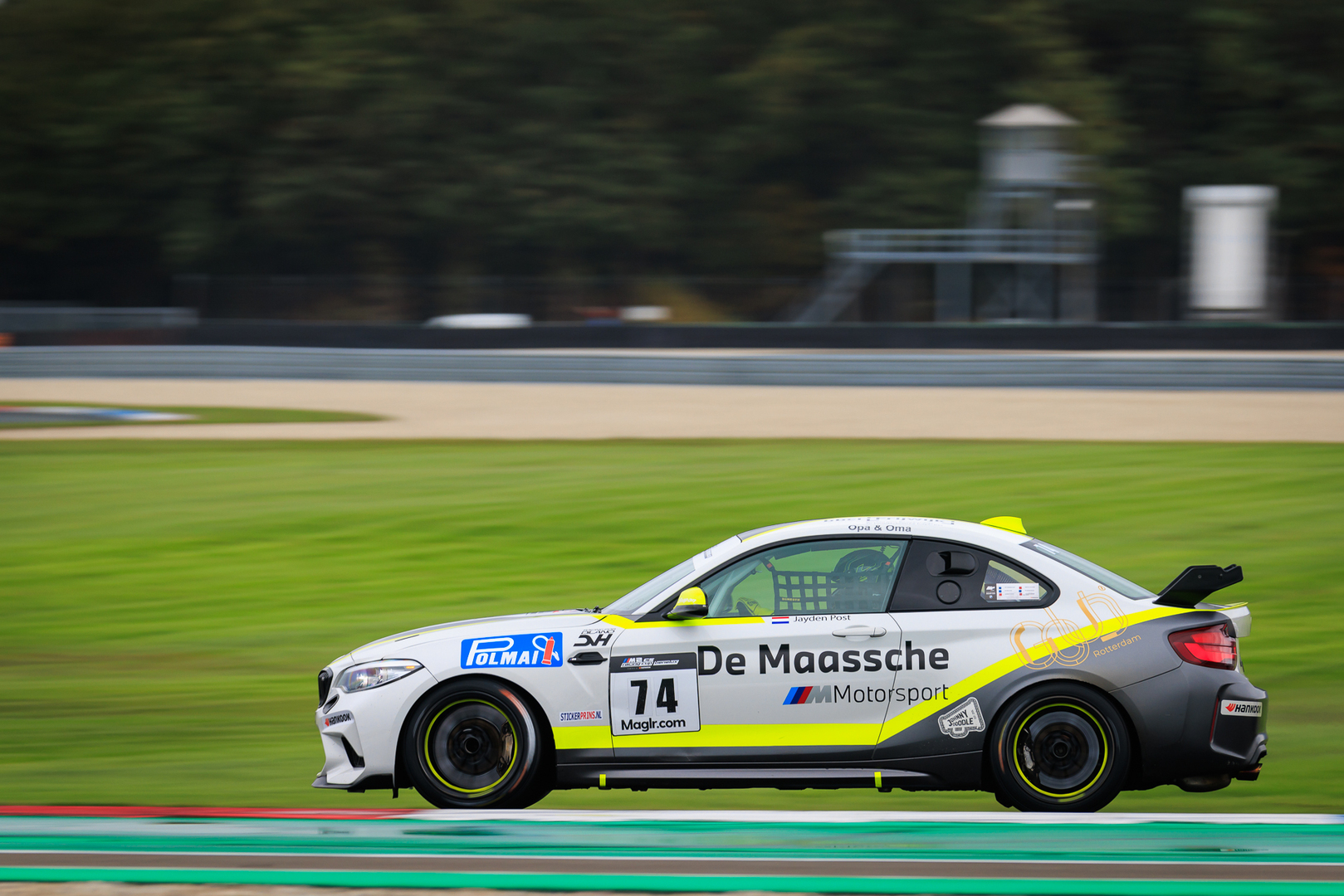 Keuze voor slicks helpt Jayden Post aan de winst - BMW M2 CS Racing Cup ...