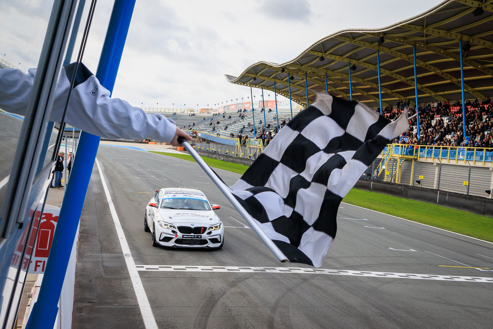 Rappange wint, titel voor Roodenburg/Van de Craats - BMW M2 CS Racing ...